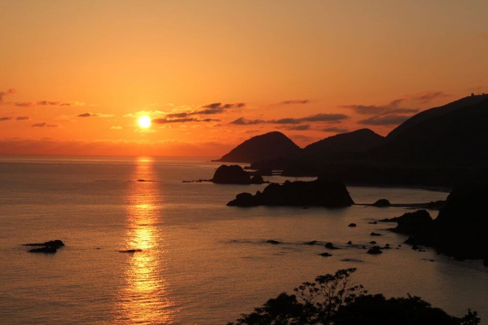 Come See the Best Sunsets in Japan - Visit Kyotango
